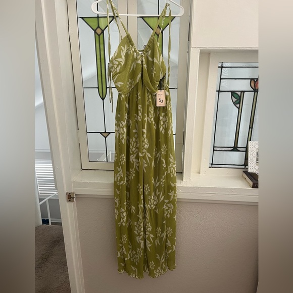 Sincerly Jules | Dresses | Sincerely Jewels Green Floral Maxi Dress ...